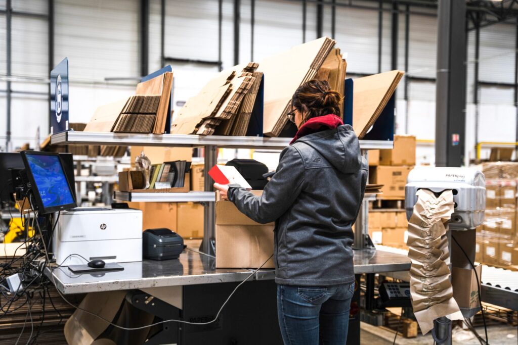 Plateforme colisage - Prestataire logistique de colisage | Stock AZ